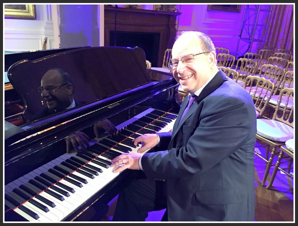 Tommy Greenwald Hangs At The White House | 06880