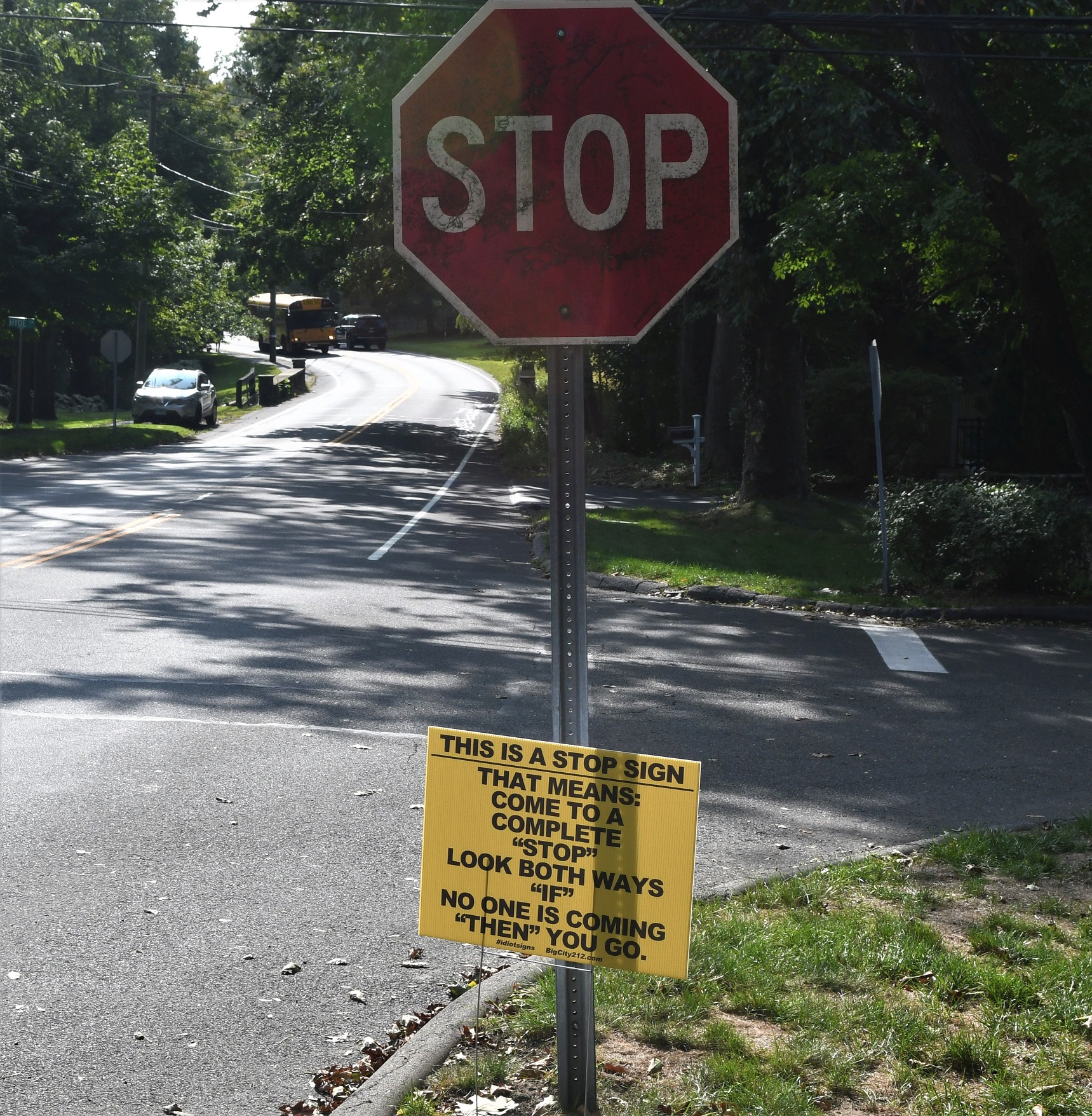 Roundup: General Wesley Clark, Odd Photo, Flipstand, More | 06880