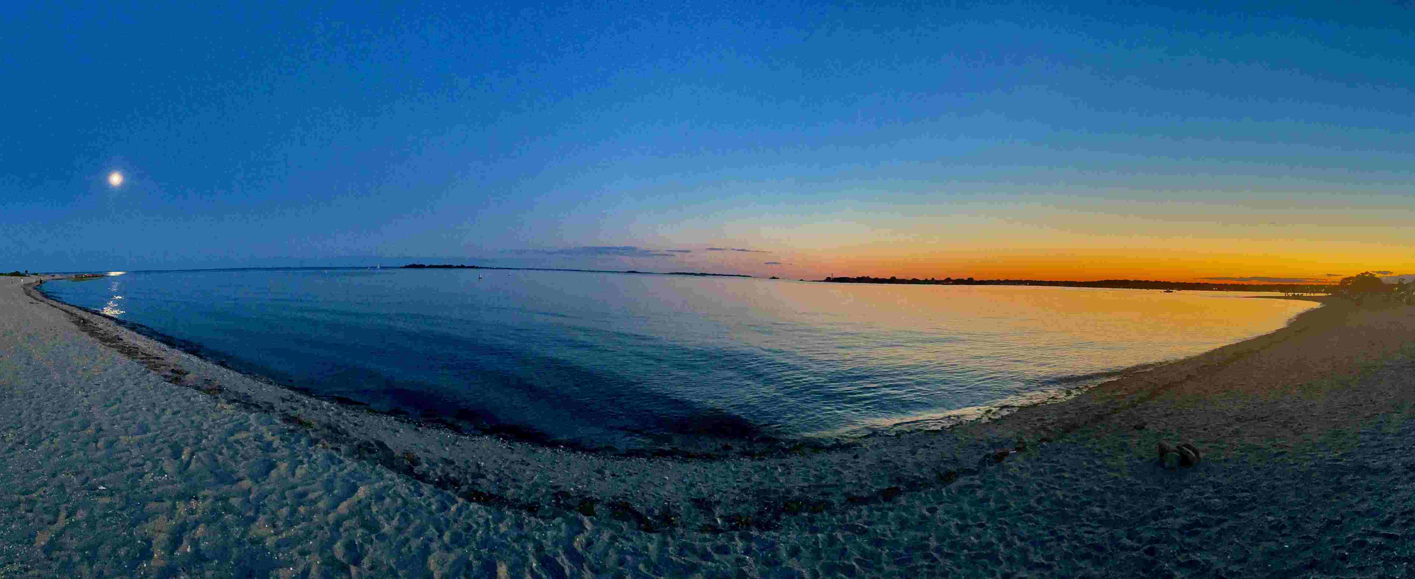 Header – Moonrise at Compo – Chris Harris | 06880